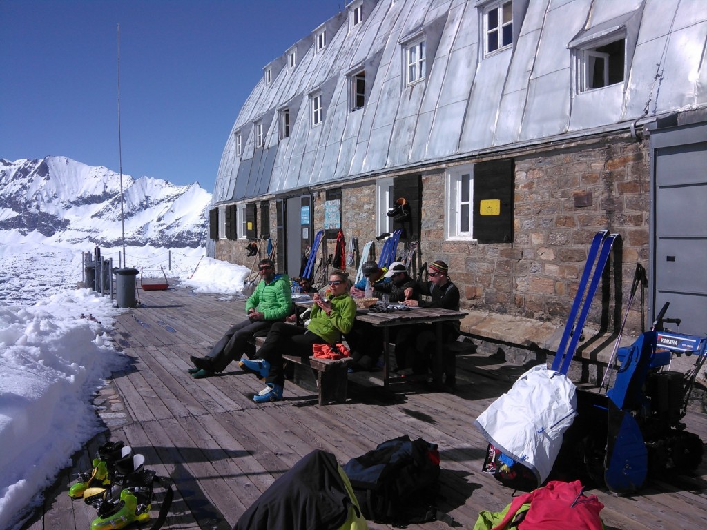 THE SHELTER IS OPEN – Rifugio Vittorio Emanuele II